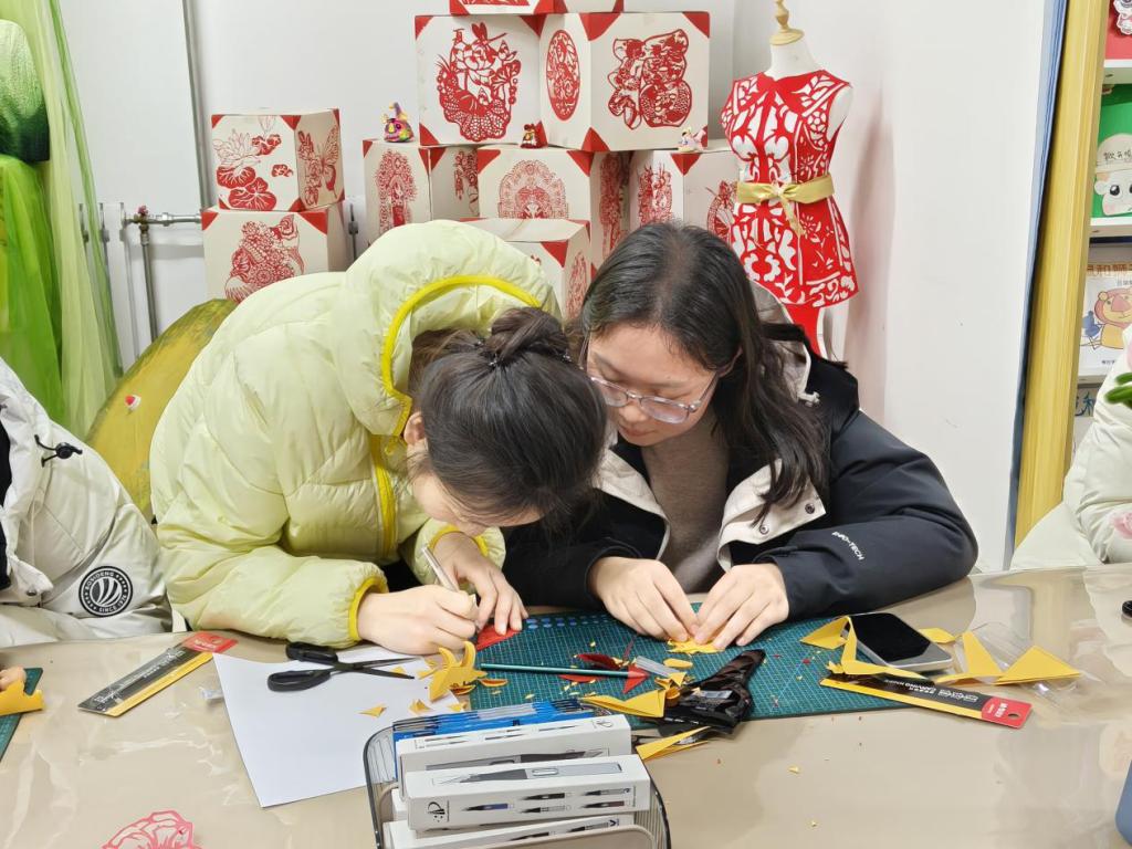 食品科学与制药工程学院开展庆元旦、迎新年暨美育实践活动-食品科学与制药工程学院